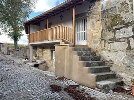Casa, 3 quartos, varanda, vista para o jardim | Pormenores do exterior