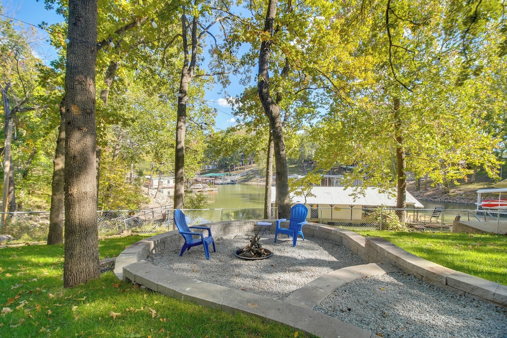 Game Room, Dock & Hot Tub: Grand Lake Getaway - Grove