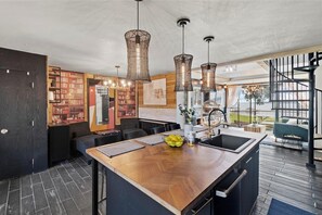 Casa, 3 quartos | Restaurantes