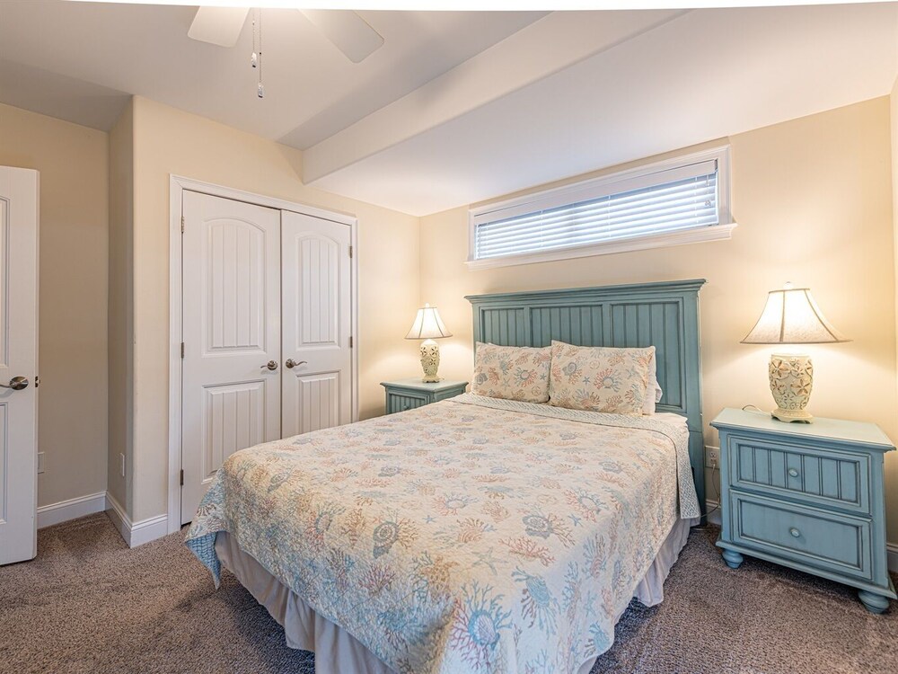 Gorgeous Beach Block - 5BR Condo w/ Elevator & Ocean View, 2 king ...