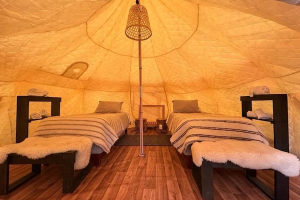 Roupas de cama premium, camas com colchões pillow-top, roupa de cama