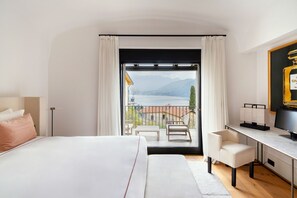 Vila, 6 quartos, piscina particular, vista para o jardim | Sacada