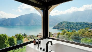 Villa, 6 quartos, piscina privativa, vista para o jardim | Casa de banho