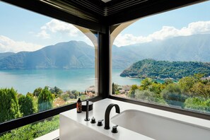 Vila, 6 quartos, piscina particular, vista para o jardim | Banheiro