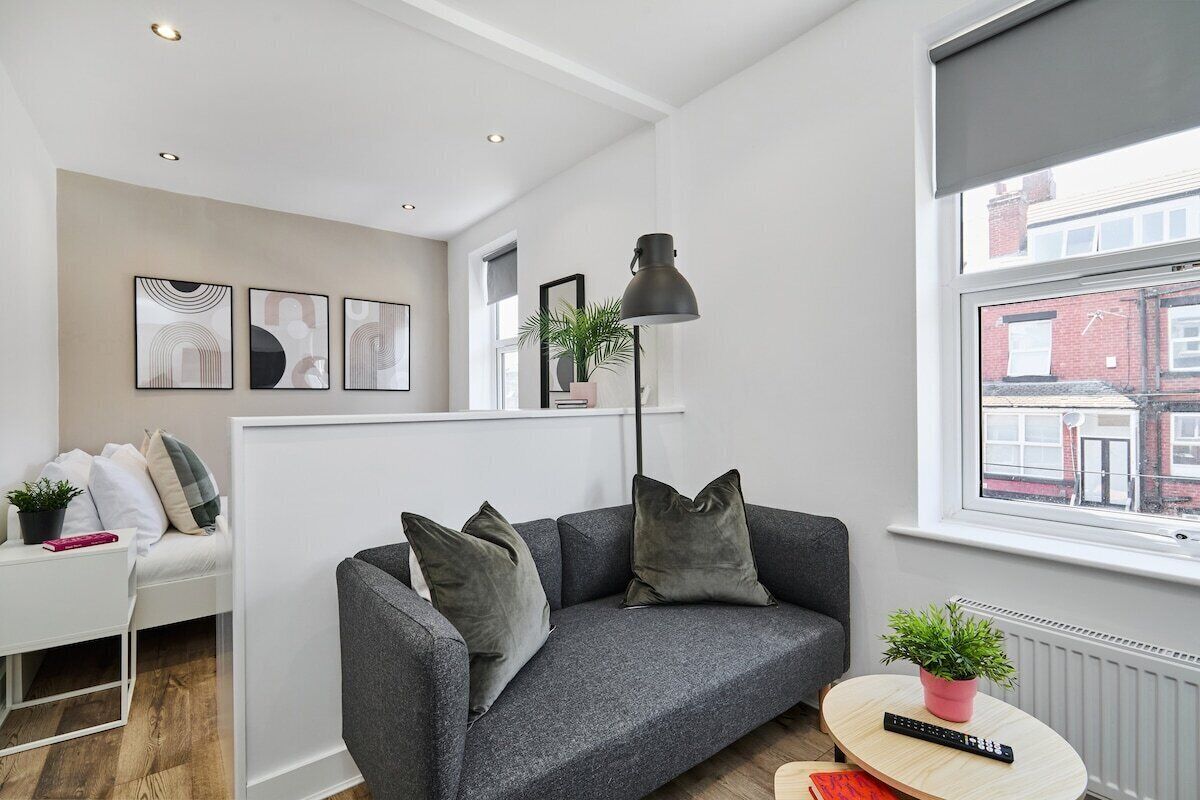 Modern Hotel-style Suite In Leeds - Bramhope