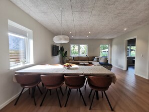 Casa, 4 quartos, para fumantes, varanda | Sala de jantar