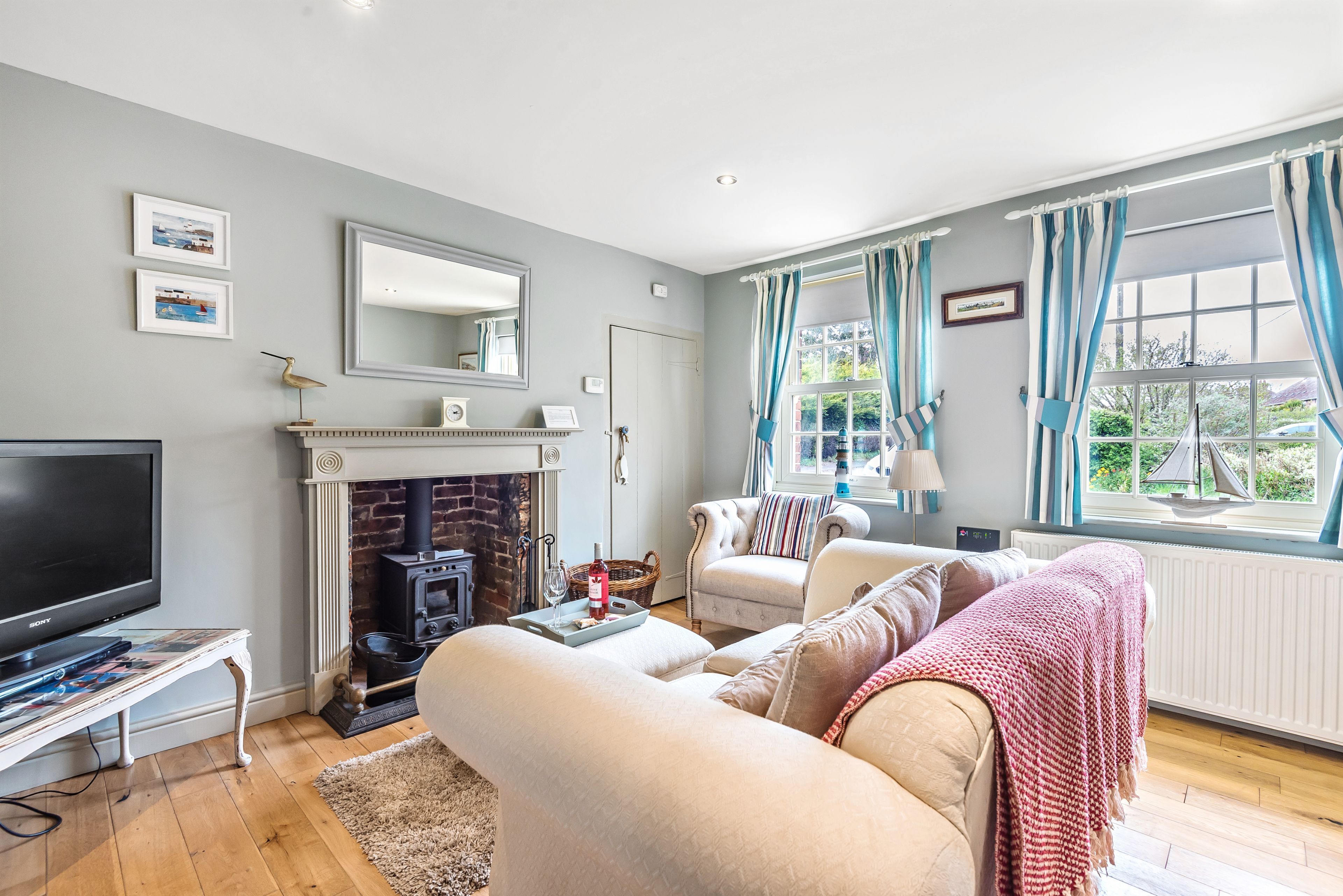 Sutton Cottage - Sleeps 2 Guests  In 1 Bedroom - Burnham Market