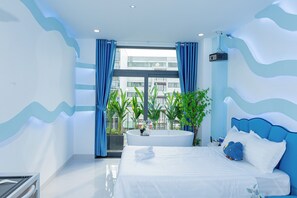 Quarto superluxo, sacada, vista para a cidade | Roupas de cama premium, edredons de pluma