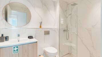 Apartamento Deluxe em Condomínio Fechado, vista para o oceano | Casa de banho