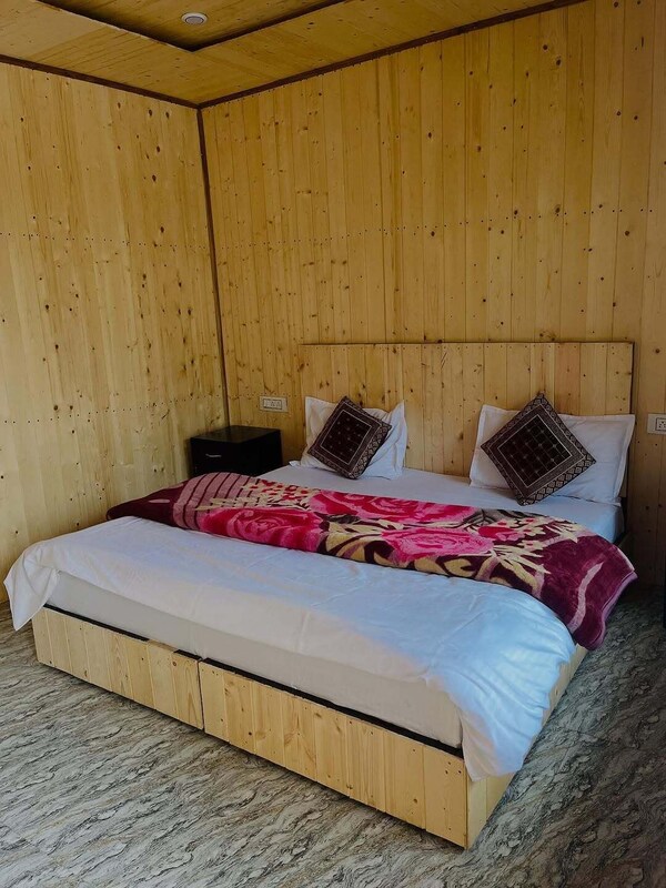 Gaurav Hotel Chopta - Chamoli