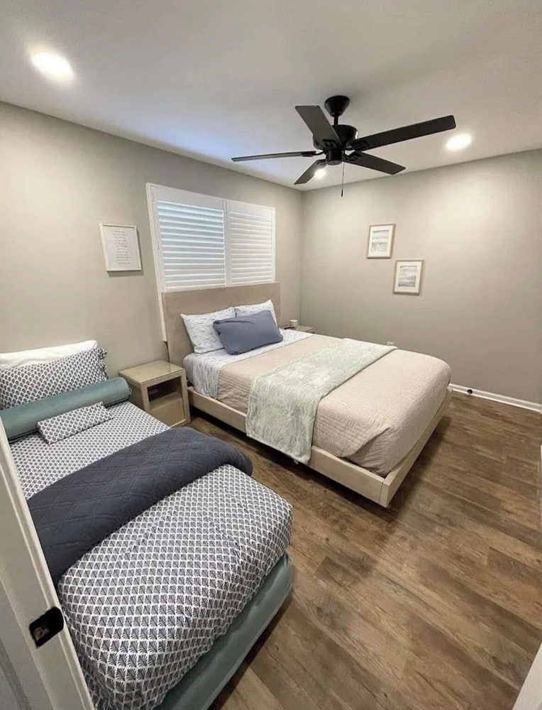2-bedroom condo in terrific Wildwood Crest with Private Diamond Beach ...