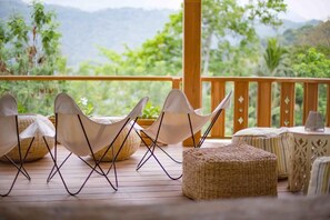 Quarto Twin Superior, vista para o pátio | Ferro/tábua de engomar 