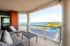 Apartamento em Condomínio Fechado, várias camas (Portofino Island Resort 4-704) | Terrenos do alojamento