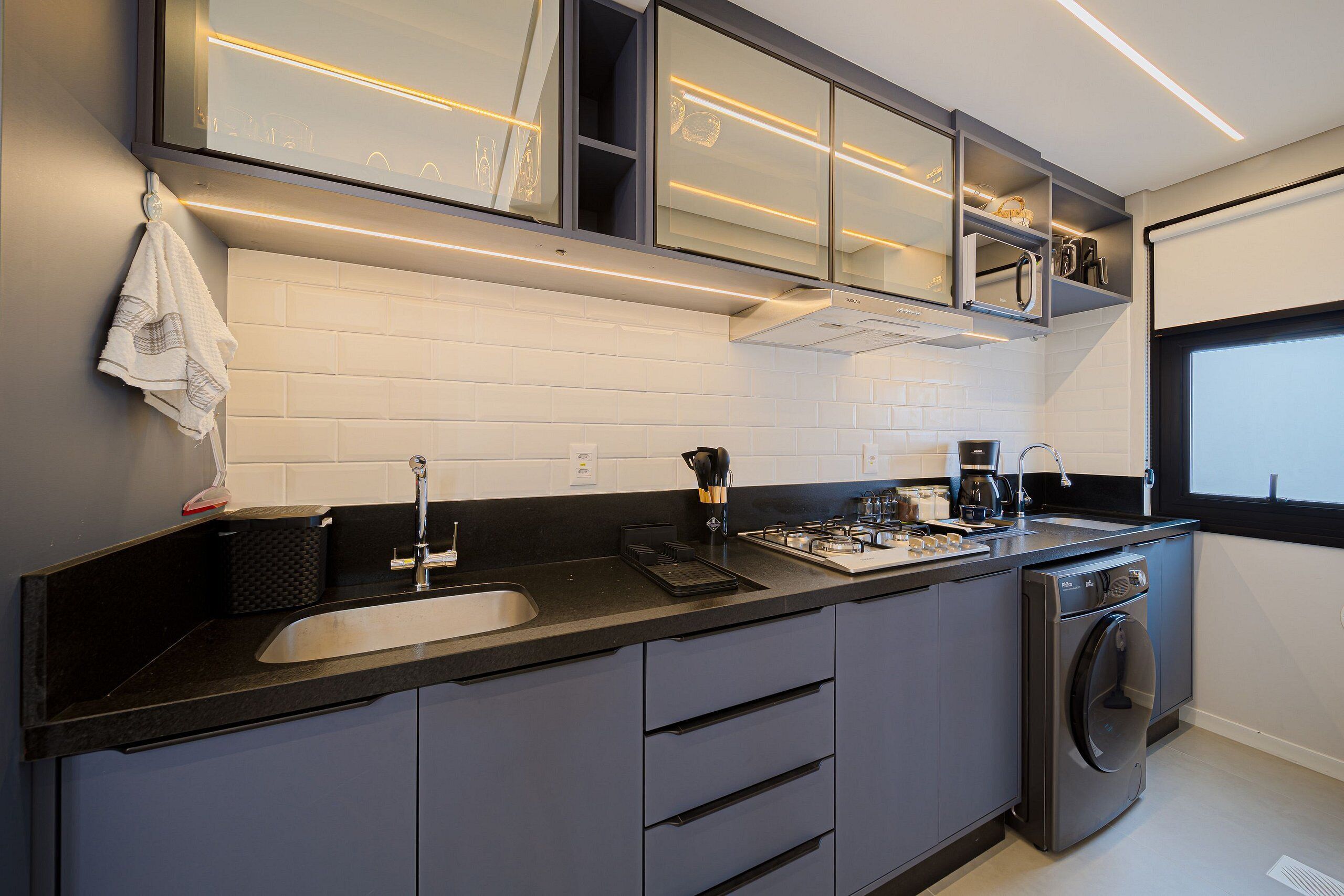Apartamento | Cozinha privada | Um frigorífico, um micro-ondas, uma placa de cozinha 