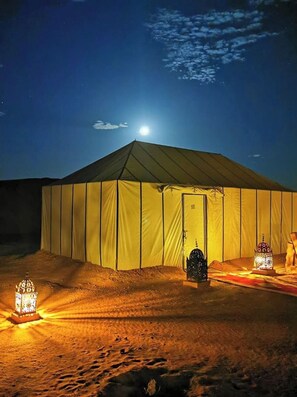 Cofre no quarto, secretária 