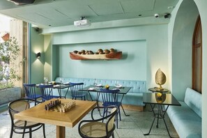 Café da manhã continental grátis todos os dias