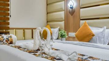 Quarto casal superior | Escrivaninha, espaço de trabalho para notebook, Wi-Fi de cortesia