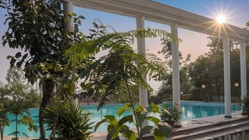 Piscina exterior sazonal