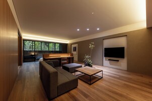 Quarto Twin de Luxo, não fumadores (Floor not selectable) | Cofre no quarto, secretária, cortinas/cortinados opacos
