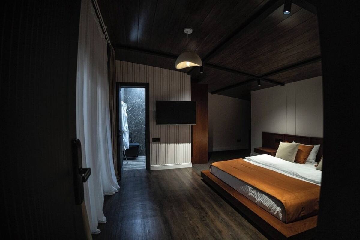 Quarto casal superluxo, vista para a montanha | Wi-Fi de cortesia