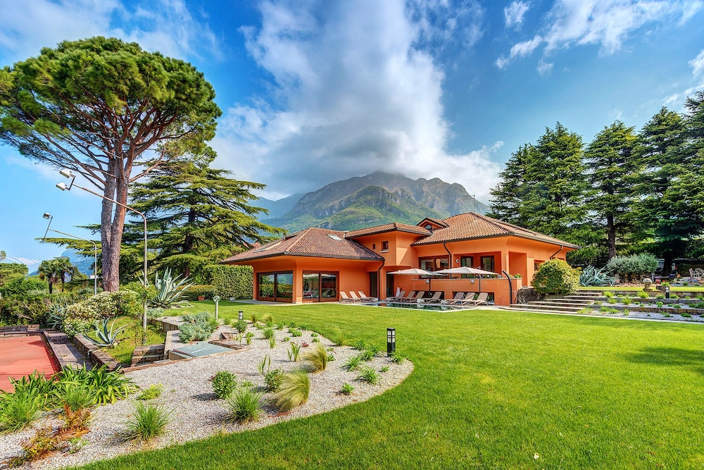 Lakefront Serenity Villa With Pool - Mandello del Lario