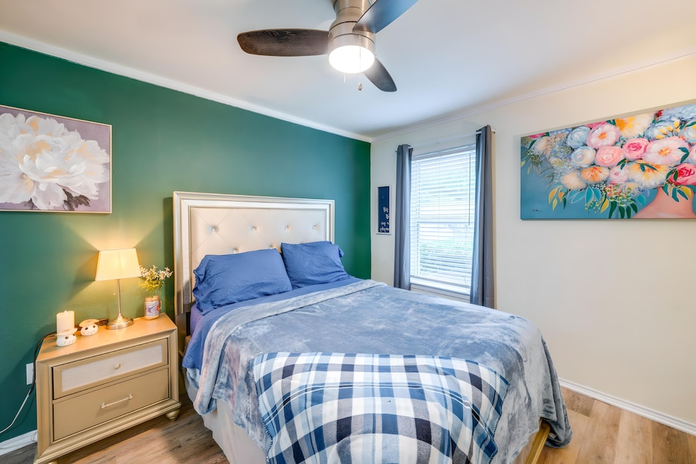 Cozy 1-bedroom apartment in charming Dallas with AC and gym access ...