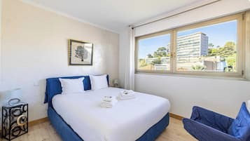 Apartamento | 2 quartos, secretária adequada para computadores portáteis