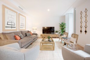 Extraordinary Apartment in Exclusive Area of Madrid Madrazo II Reviews ...