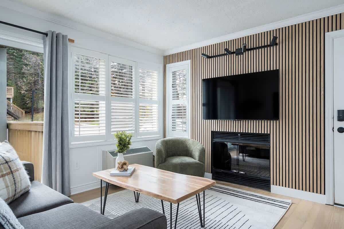 Nordic Nook | Hot Tub & Shuttle W/ Patio - Ontario