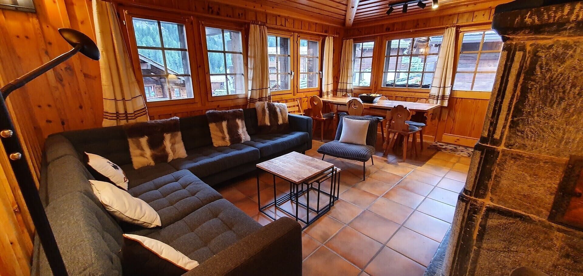 Comfortable 4 Room Apartment For 4-6 Persons In The Old Village : Living Room  - Kitchen With Dishwa - Zinal