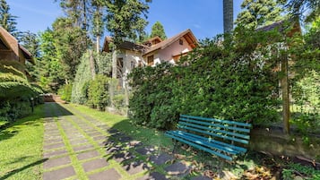 Apartamento Básico | Terrenos do alojamento