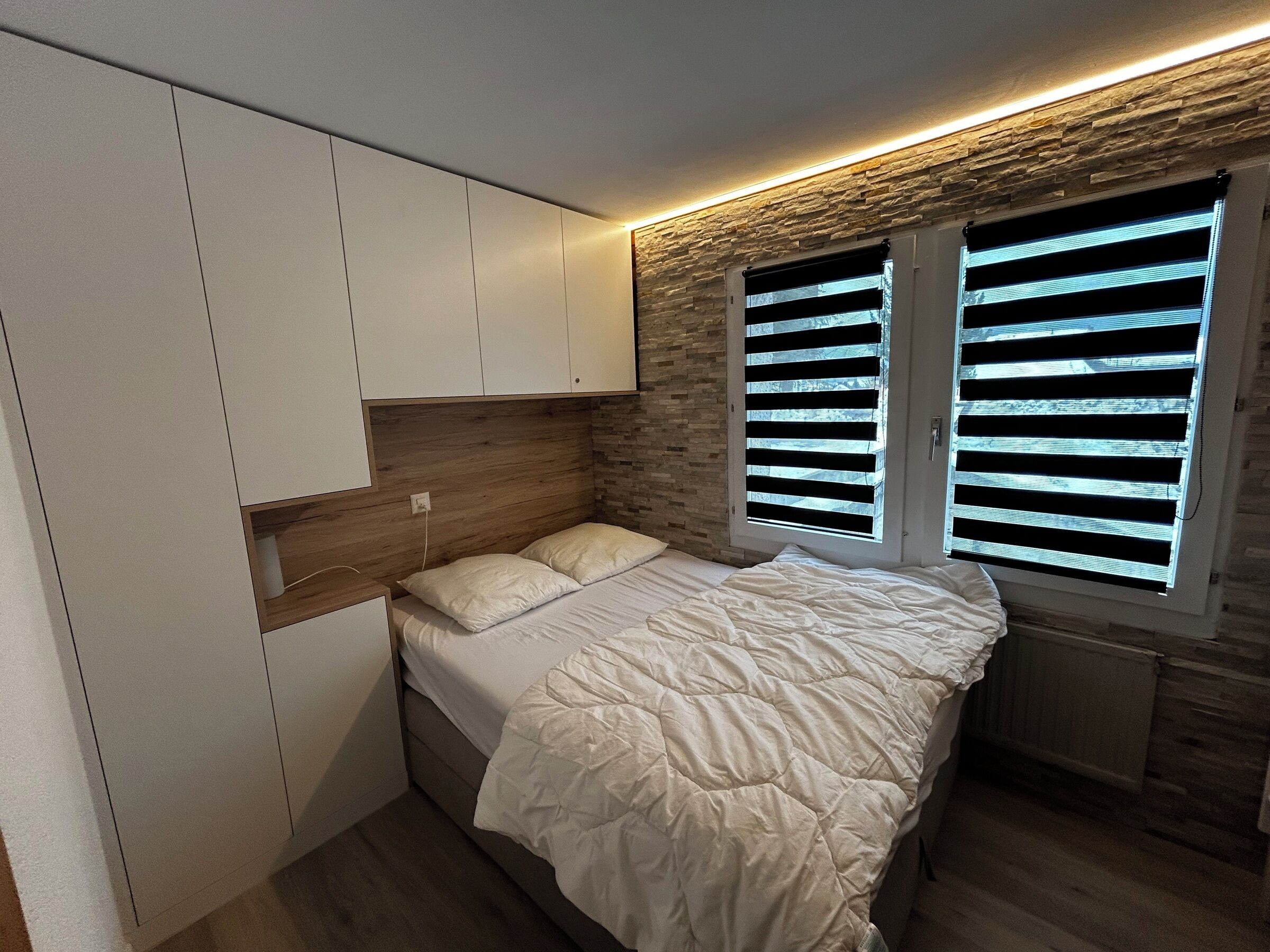 Comfortable 3 Room Apartment For 4-6 Persons : Living Room With Sofa-bed - Swedish Stove - Kitchen W - Zinal