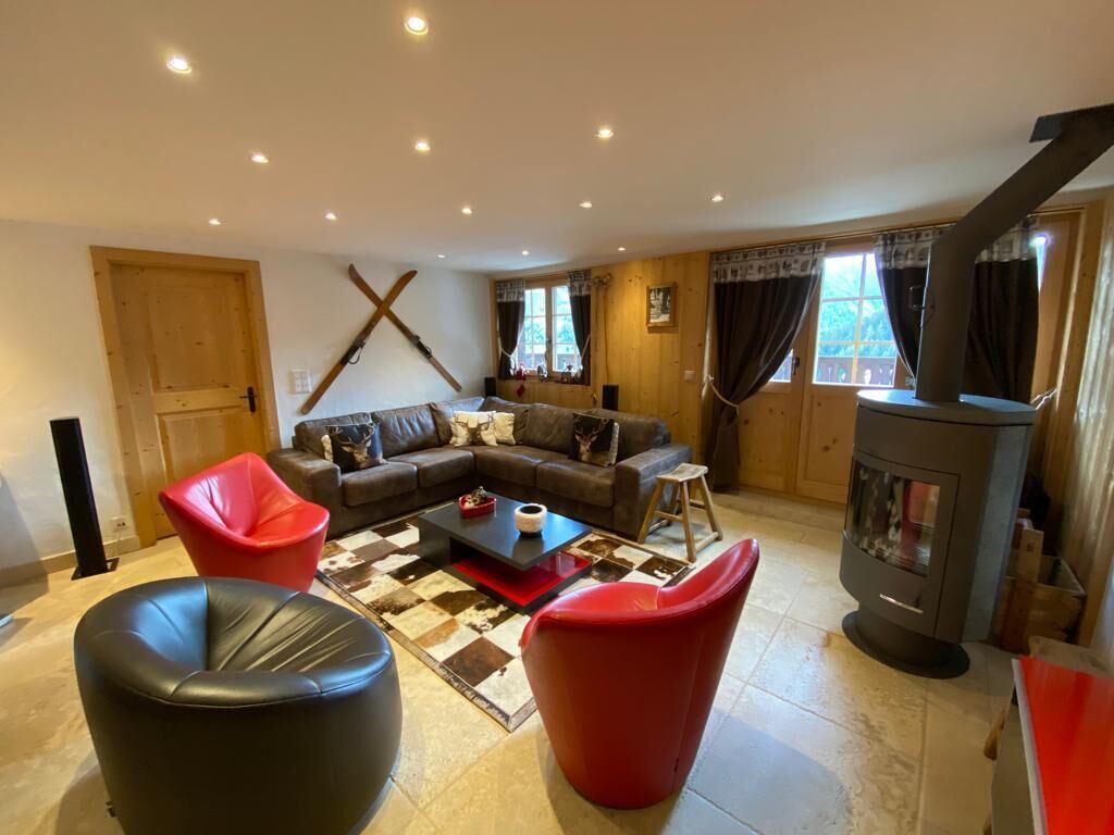 Very Comfortable 4-room Apartment For 6 Persons In The Old Village : Living Room With Wood Stove  - - Zinal