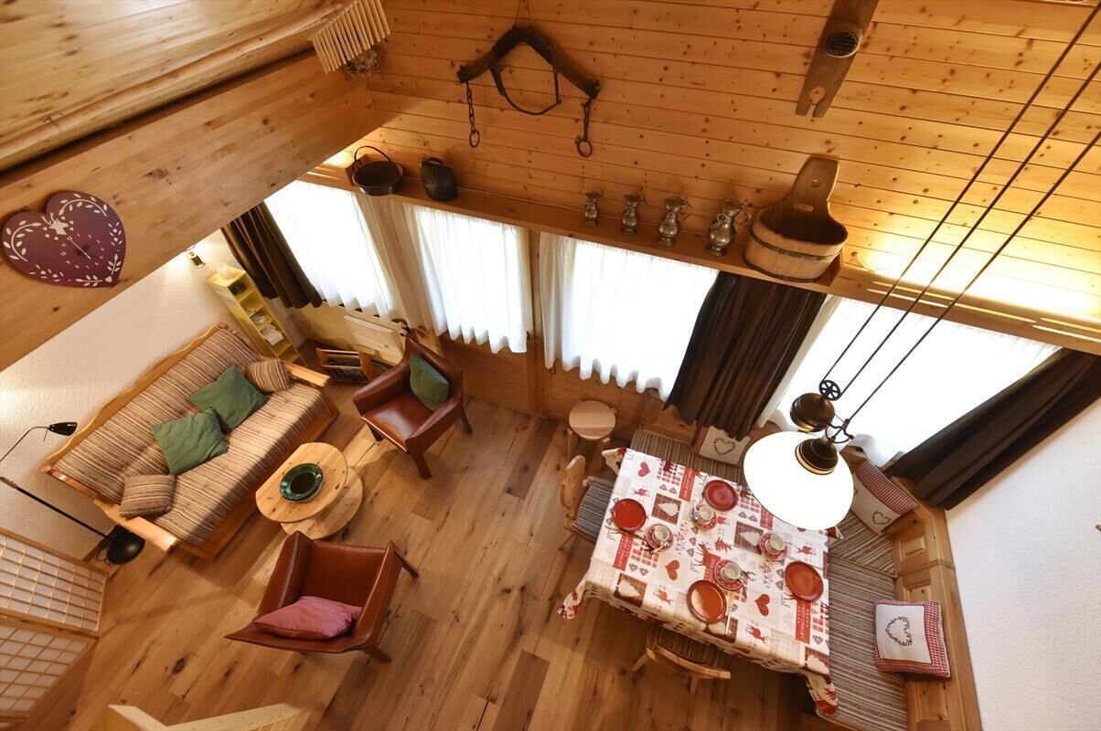 Comfortable 2 1/2 - Room Apartment For 4 - 5 Persons : Living Room - Gallery With 2 Mattresses - Kit - Grimentz