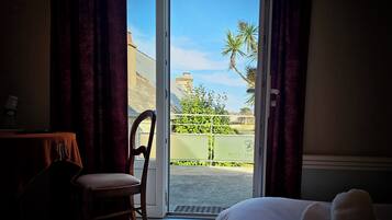 Quarto Duplo Superior, 1 cama queen-size, não fumadores, vista para o jardim | Wi-fi grátis