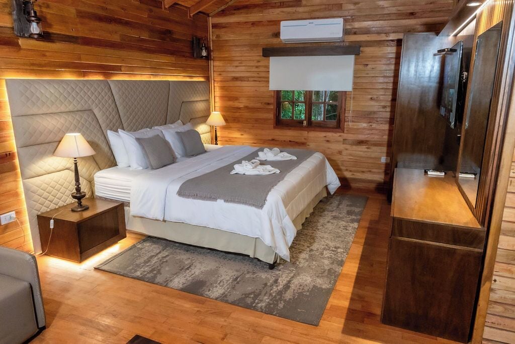 Cabana luxo, sacada, vista para o jardim | Wi-Fi de cortesia