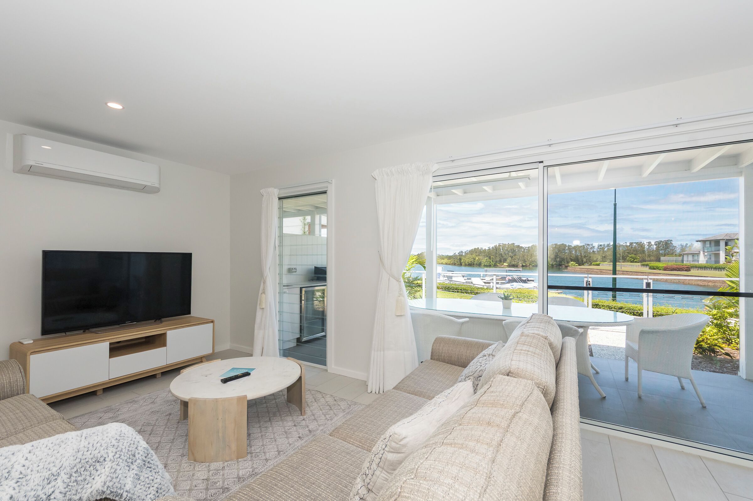 Waterfront Luxury Escape In Harrington Waters - Harrington