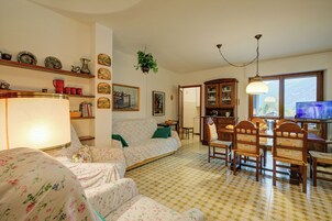 Apartamento standard, 2 quartos, micro-ondas (Appartamento Vista Alta) | Parte interna