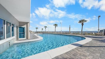 Apartamento em Condomínio Fechado, várias camas (Tradewinds 1106 - Austin Family Retre) | Piscina | Uma piscina aquecida