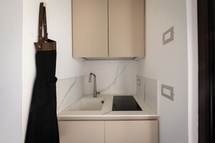 Estúdio | Cozinha privada | Um frigorífico, um micro-ondas, uma placa de cozinha