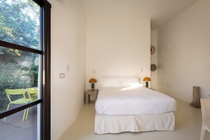 Quartos insonorizados, ferro/tábua de engomar, Wi-fi grátis