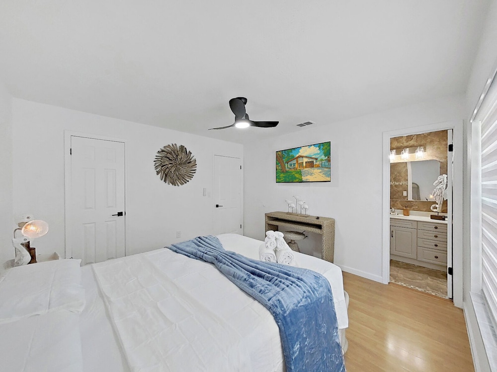 3-bedroom house in delightful Tampa with cool AC for relaxing stays ...