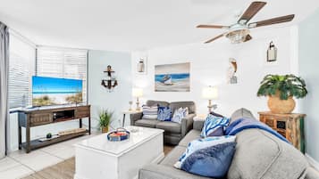 Condo, 1 cama Queen e sofá-cama (Sunbird 212E) | Área de estar