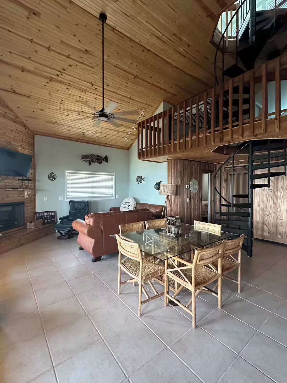 Catch N' Relax: 3br/2ba Secluded Retreat With Private Dock & Beach Access. - Boca Grande, FL