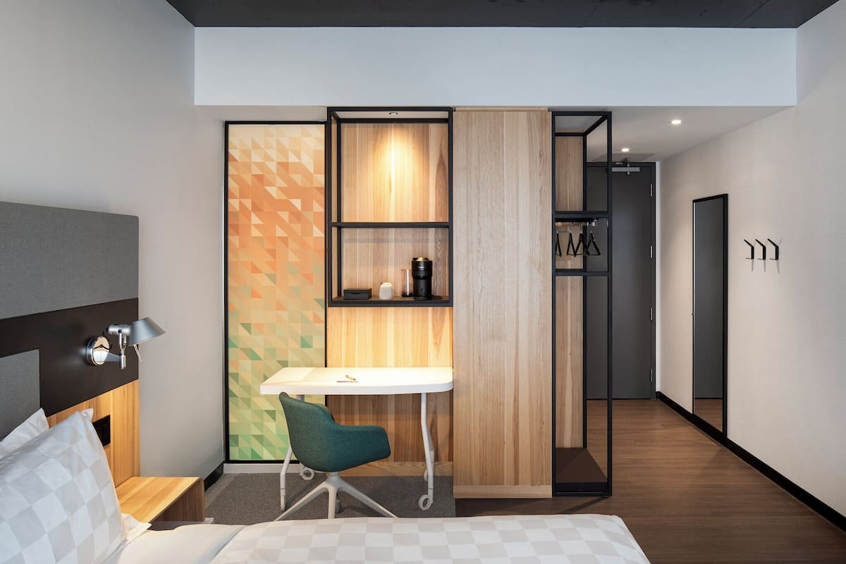 Secretária, cortinas/cortinados opacos, quartos insonorizados