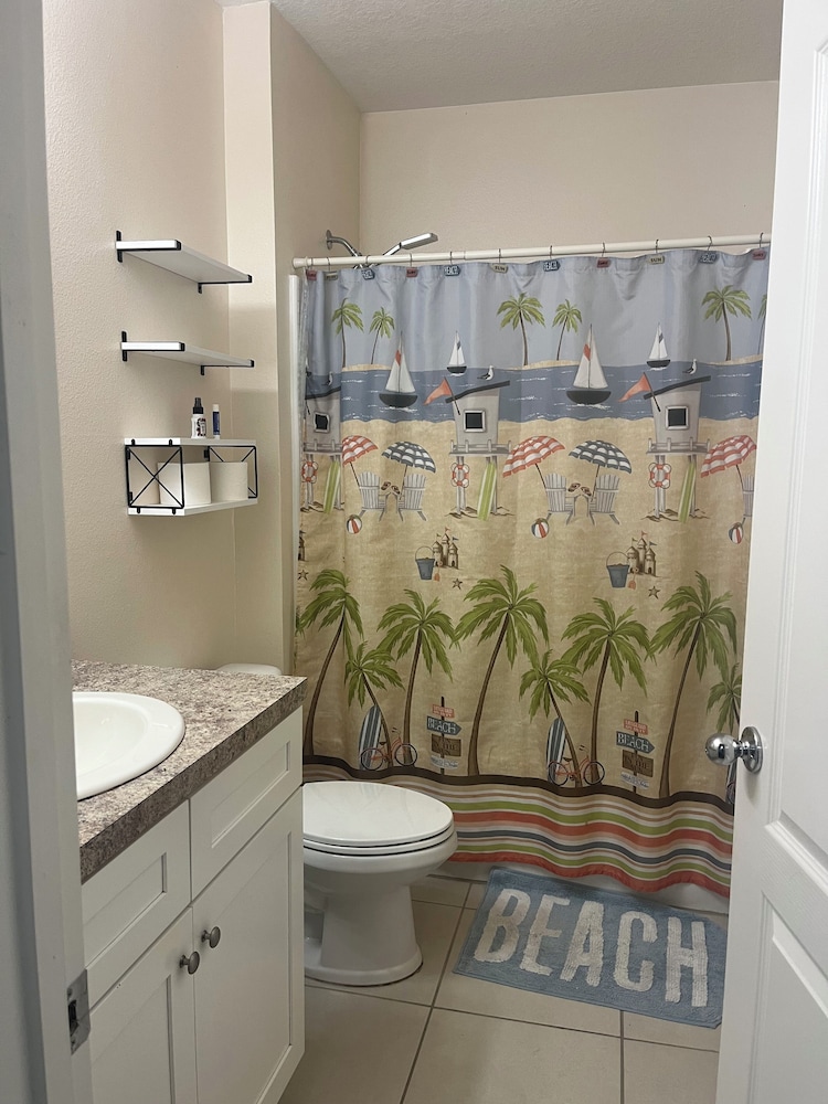 Spacious 4-bedroom house in beautiful New Smyrna Beach with lake front ...