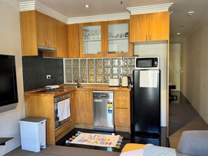 Studio Apartment for a couple, 3-minute walk from Milsons Point Train ...