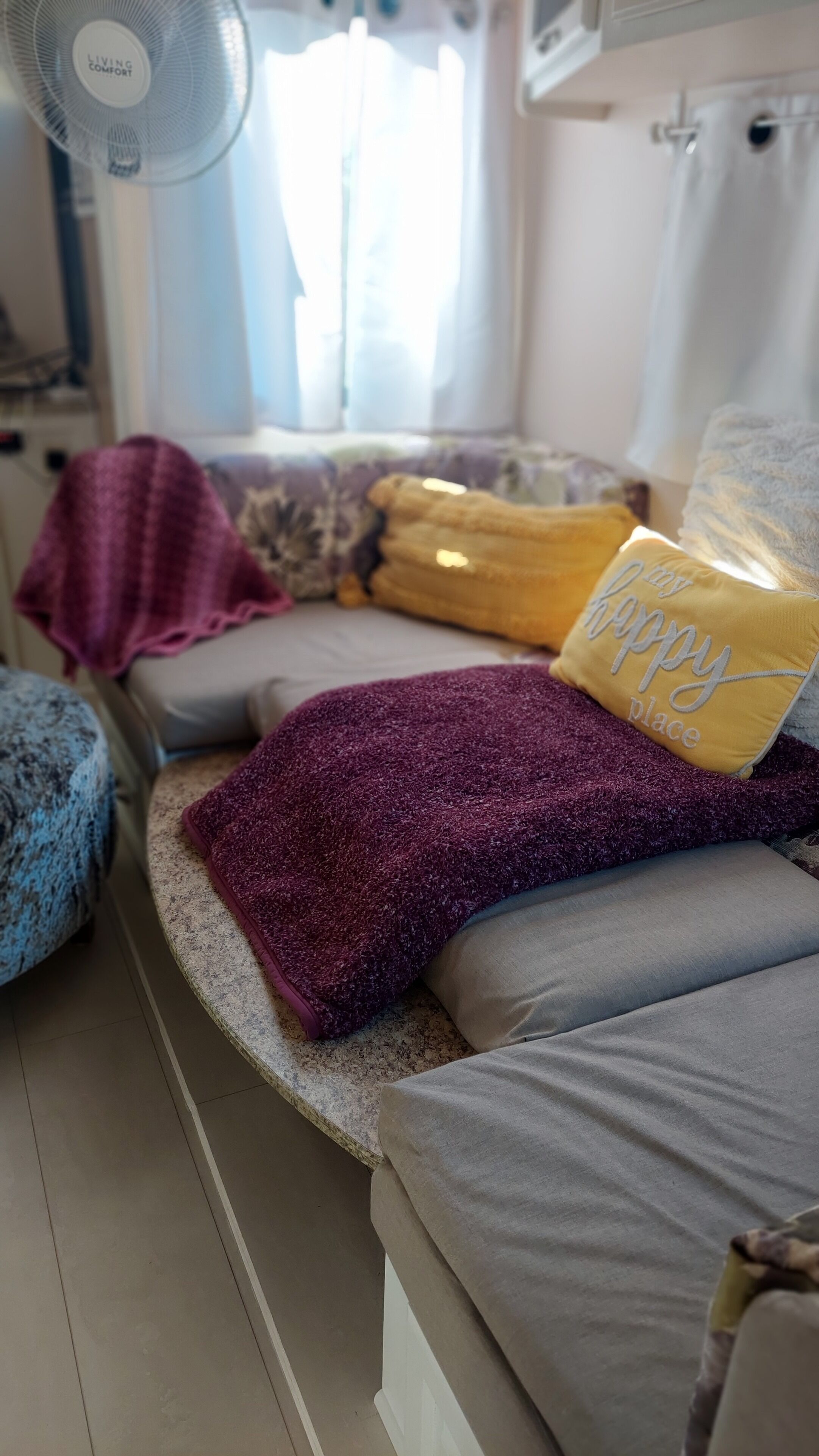 The 5th Wheel Nook. Perfect 1-bedroom, 1 Couch Bed, Sleeps 3 One Mil From Hwy 15 - Vista, CA