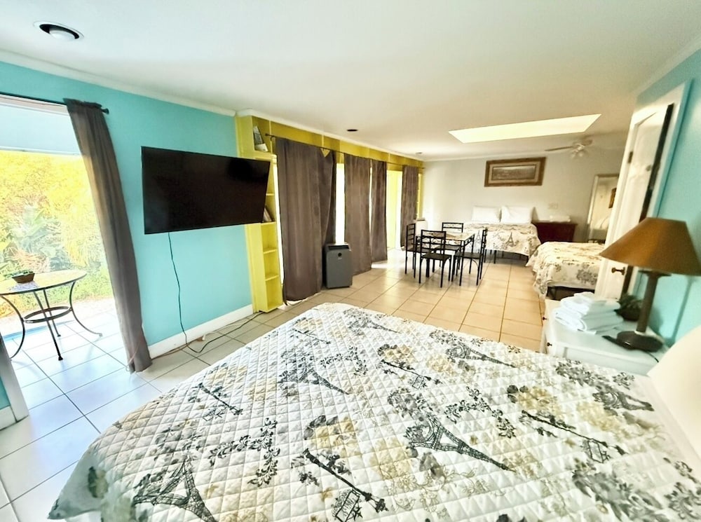 Castle on The River with Pool By Tampa Zoo! Avis, Prix & Photos 2025 ...