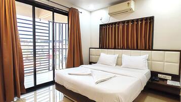 Quarto executivo | Escrivaninha, espaço de trabalho para notebook, Wi-Fi de cortesia